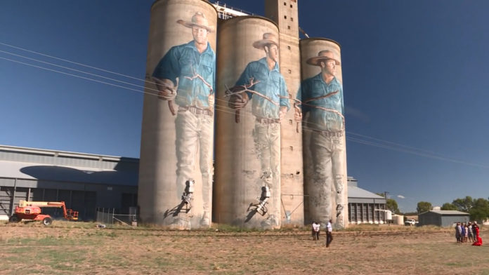 FINAL BRUSH STROKES MADE ON BARRABA SILO MURAL – NBN News