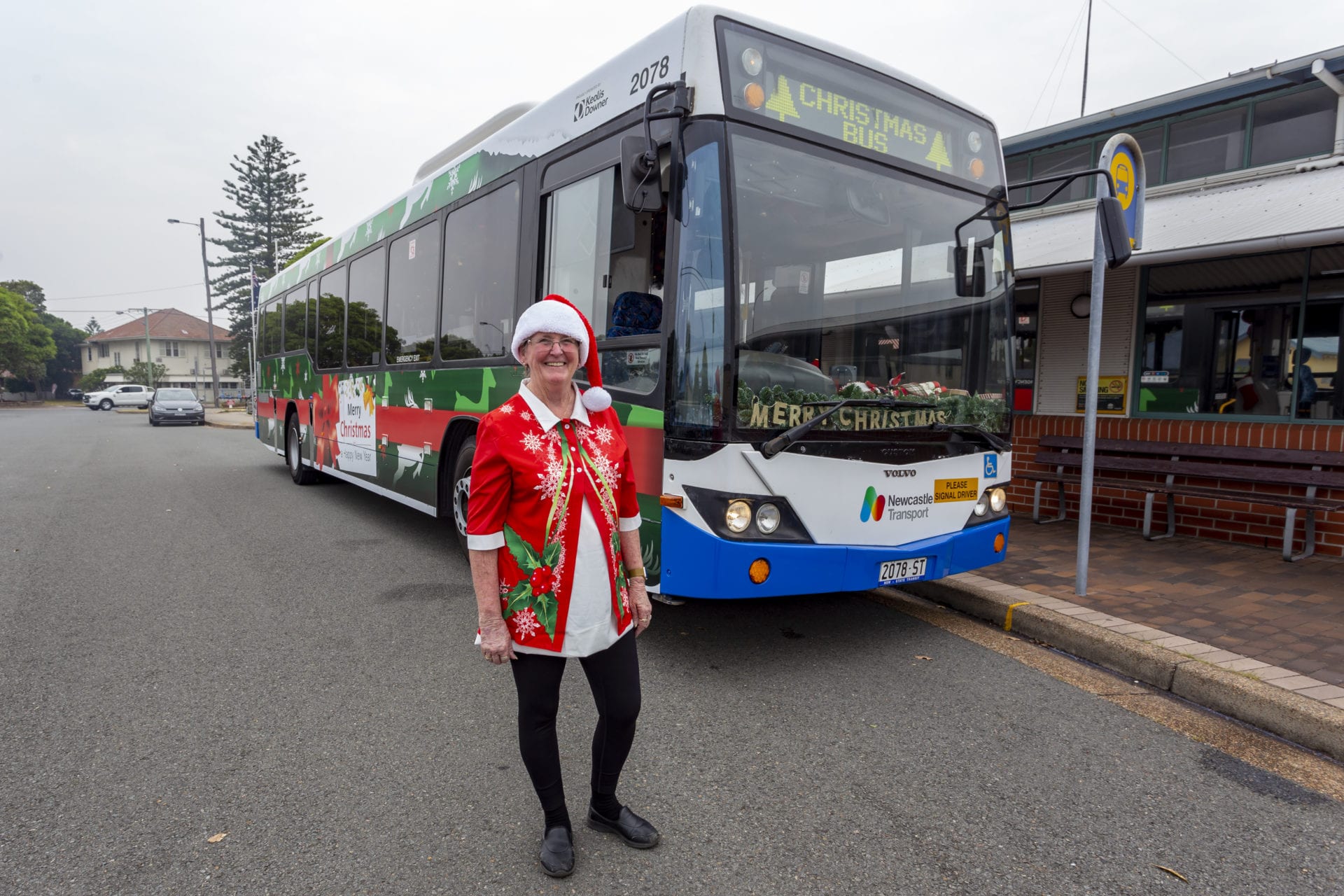 THE BUS BRINGING CHRISTMAS CHEER TO THE STREETS OF NEWCASTLE – NBN News