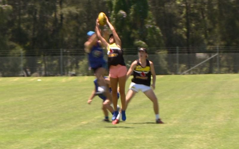 POPPY JOHNSTON IS THE FIRST GIRL TO TRAIN IN NORTHERN HEAT AFL PROGRAM ...