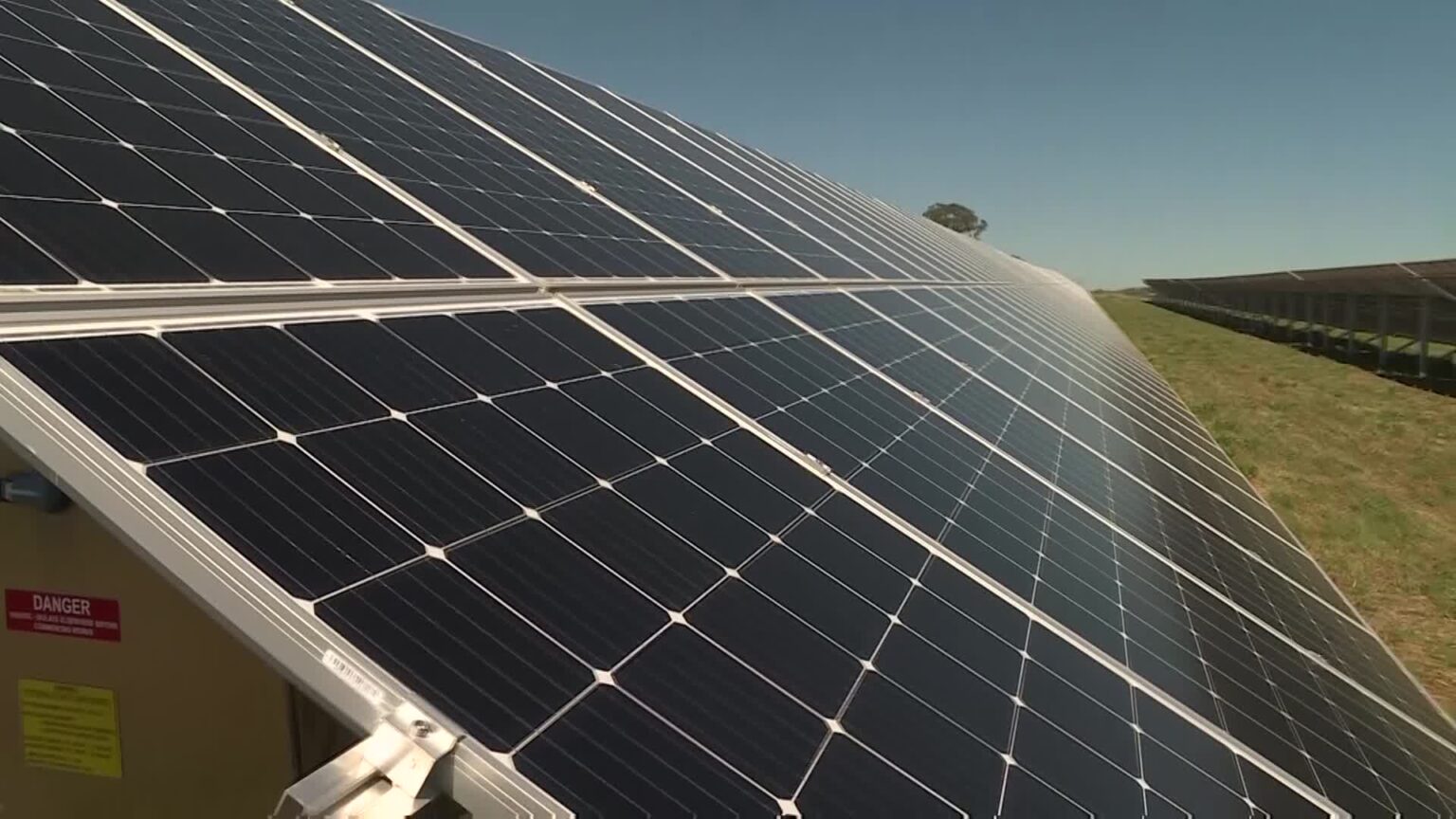 AUSTRALIA’S LARGEST SOLAR FARM BEGINS CONSTRUCTION – NBN News