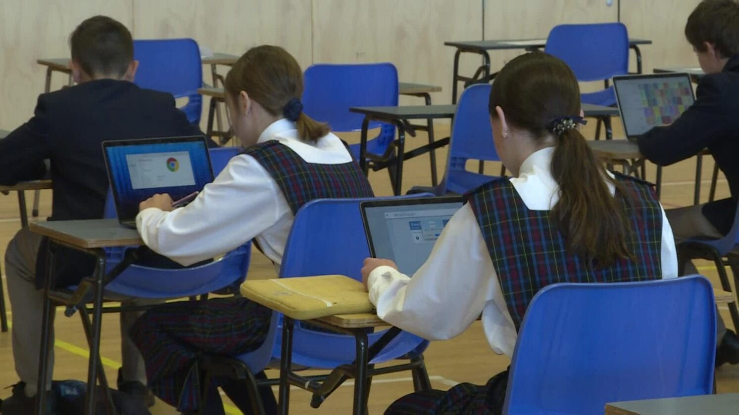 SCHOOL STUDENTS TACKLE ONLINE NAPLAN EXAMS – NBN News