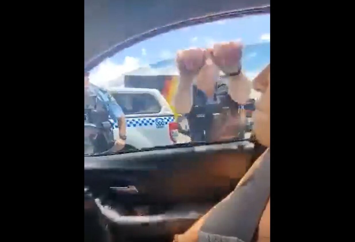 Cop smashes woman’s car window in dramatic arrest in Coffs Harbour ...