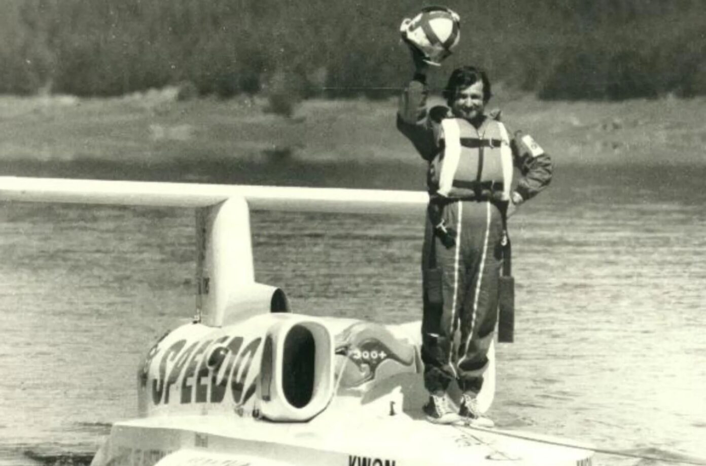 World speedboat record holder, Australia’s Ken Warby, dies aged 83 ...