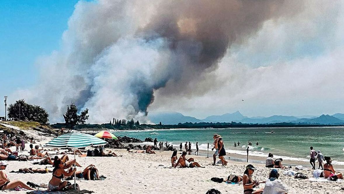 Firefighters battle blaze near Byron Bay’s iconic coastline for third ...