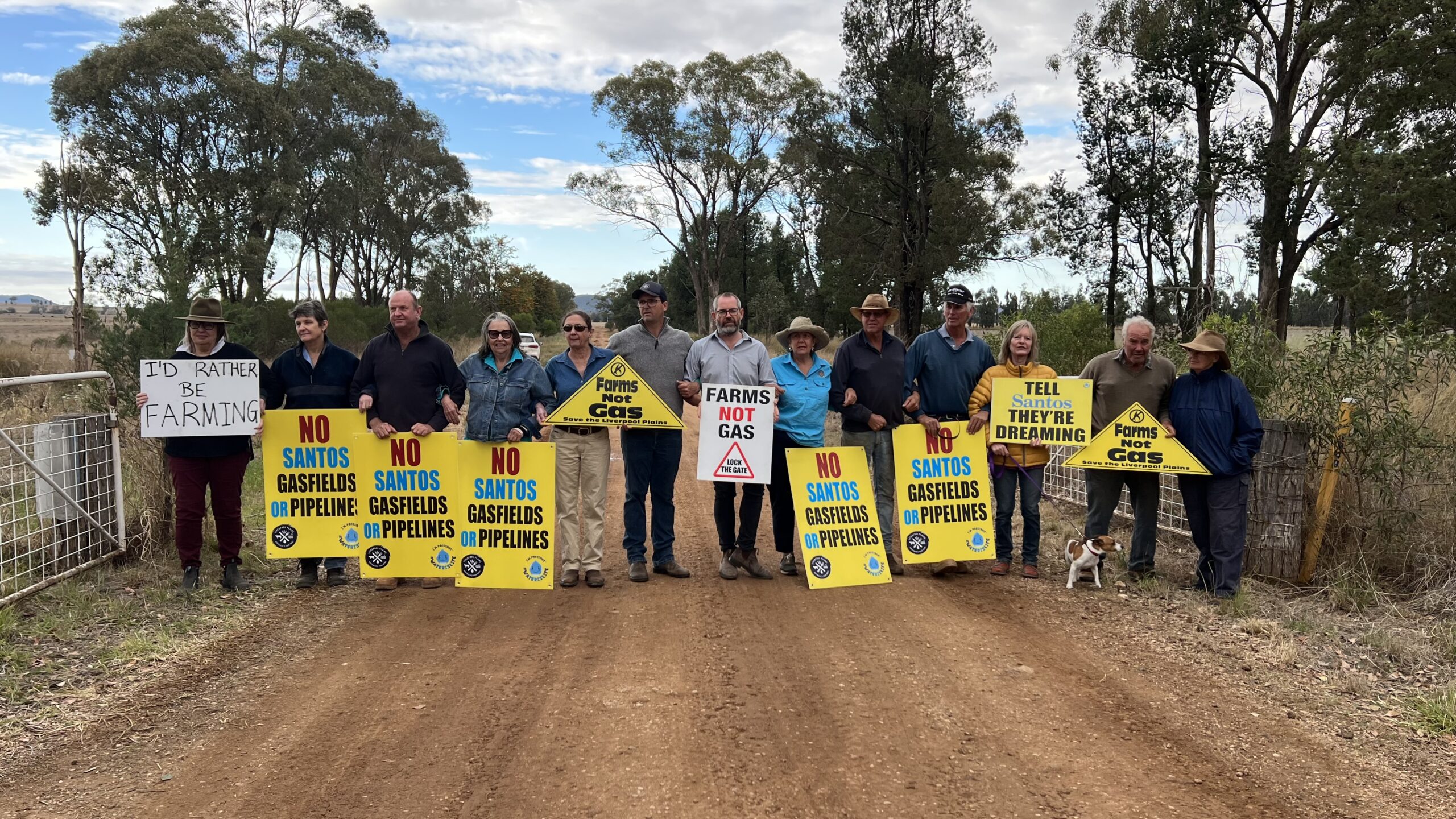 Farmers block gates as Santos rolls into Liverpool Plains – NBN News