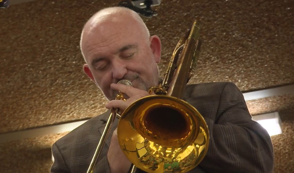 Jazz legend James Morrison wows musicians and students in Gunnedah ...