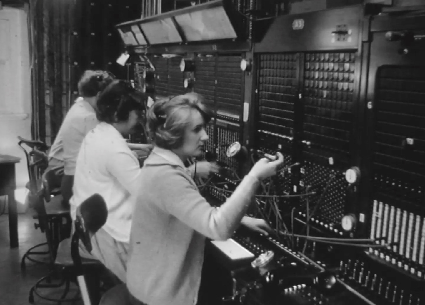 Rewind Series 3 Episode 21 – Communications and Early Computers – NBN News