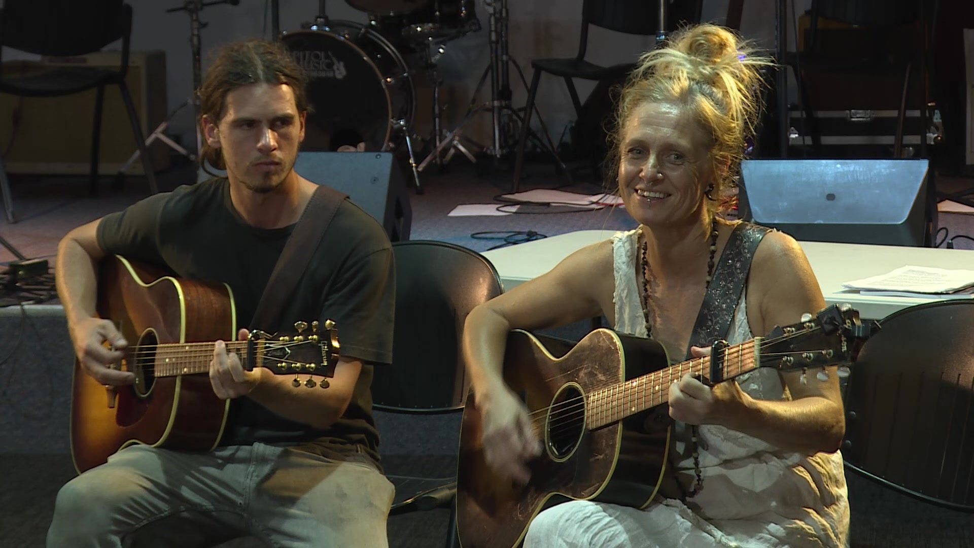 Kasey Chambers jamming in Tamworth with emerging artists – NBN News