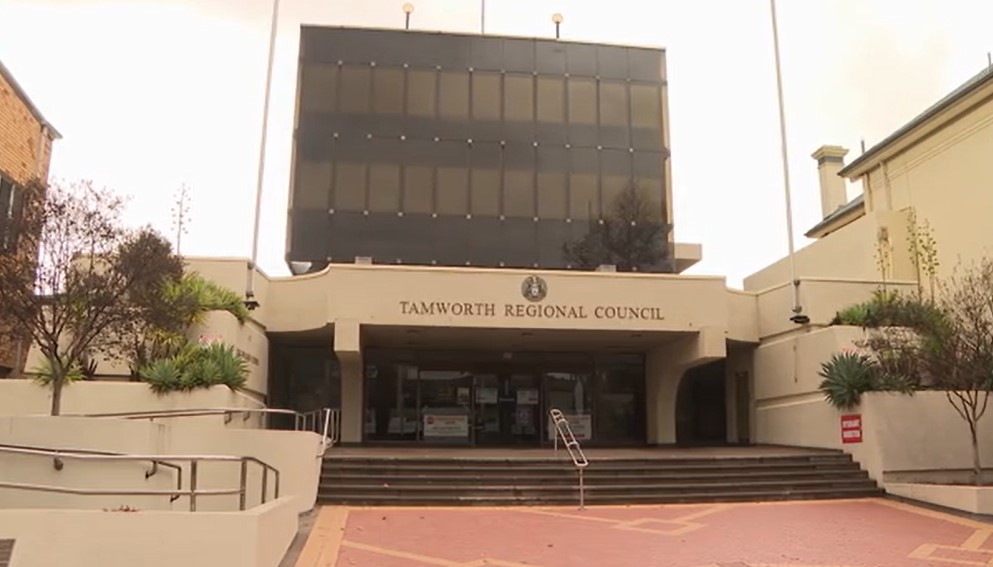 Ratepayers group calls out council over Ray Walsh House asbestos claims ...