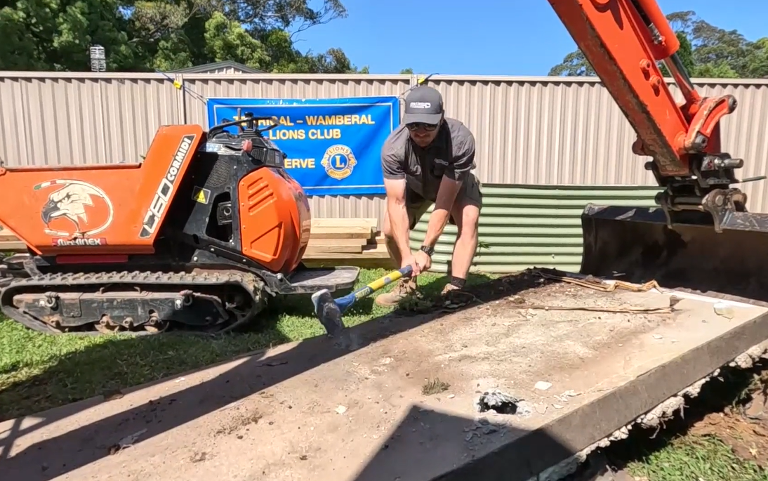 Hundreds of tradies hit the tools for free to help people in need – NBN ...