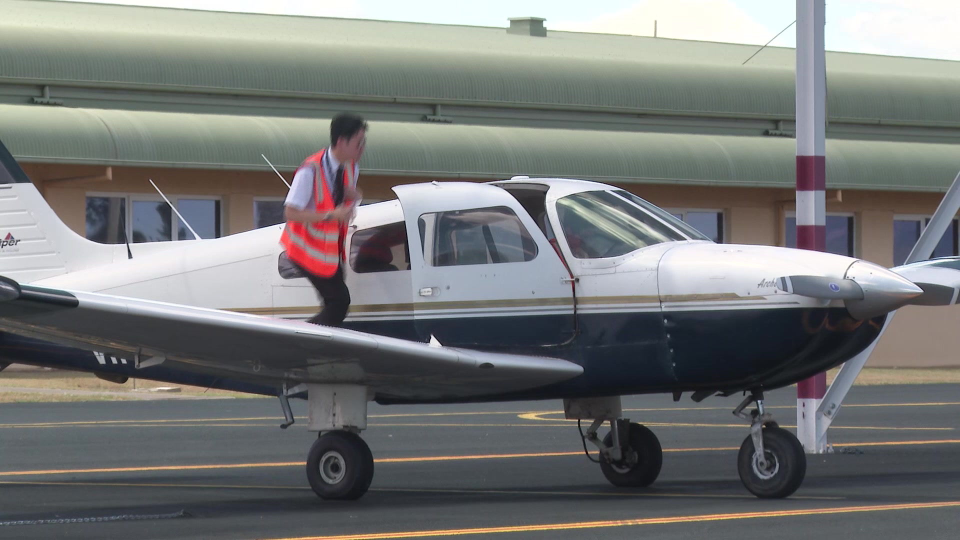 Next generation of pilots attend Tamworth open day – NBN News