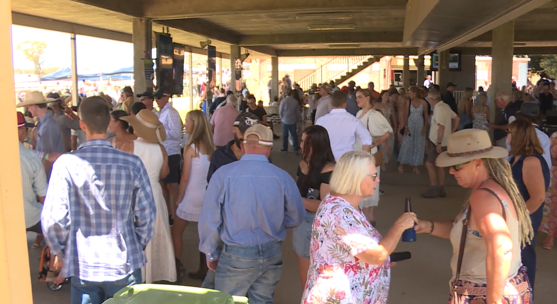 Quirindi jockey club draws big crowd to annual Boxing Day races – NBN News