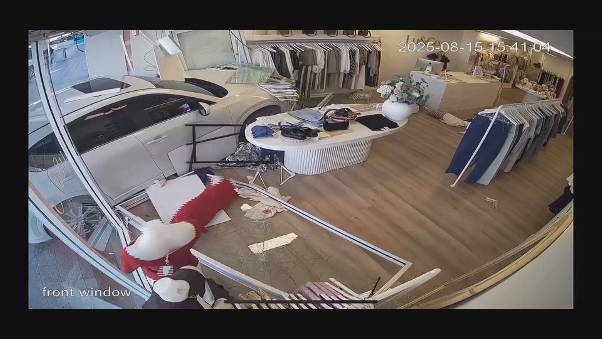 Mazda ploughes through Nelson Bay boutique – NBN News